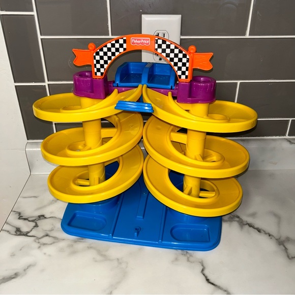 Fisher-Price | Toys | Fisherprice Spiral Speedway Yellow Raceway Tower ...